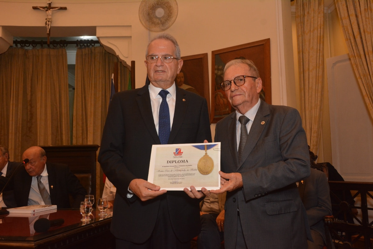 Santa Casa da Bahia é homenageada pelo Instituto Geográfico e Histórico ...